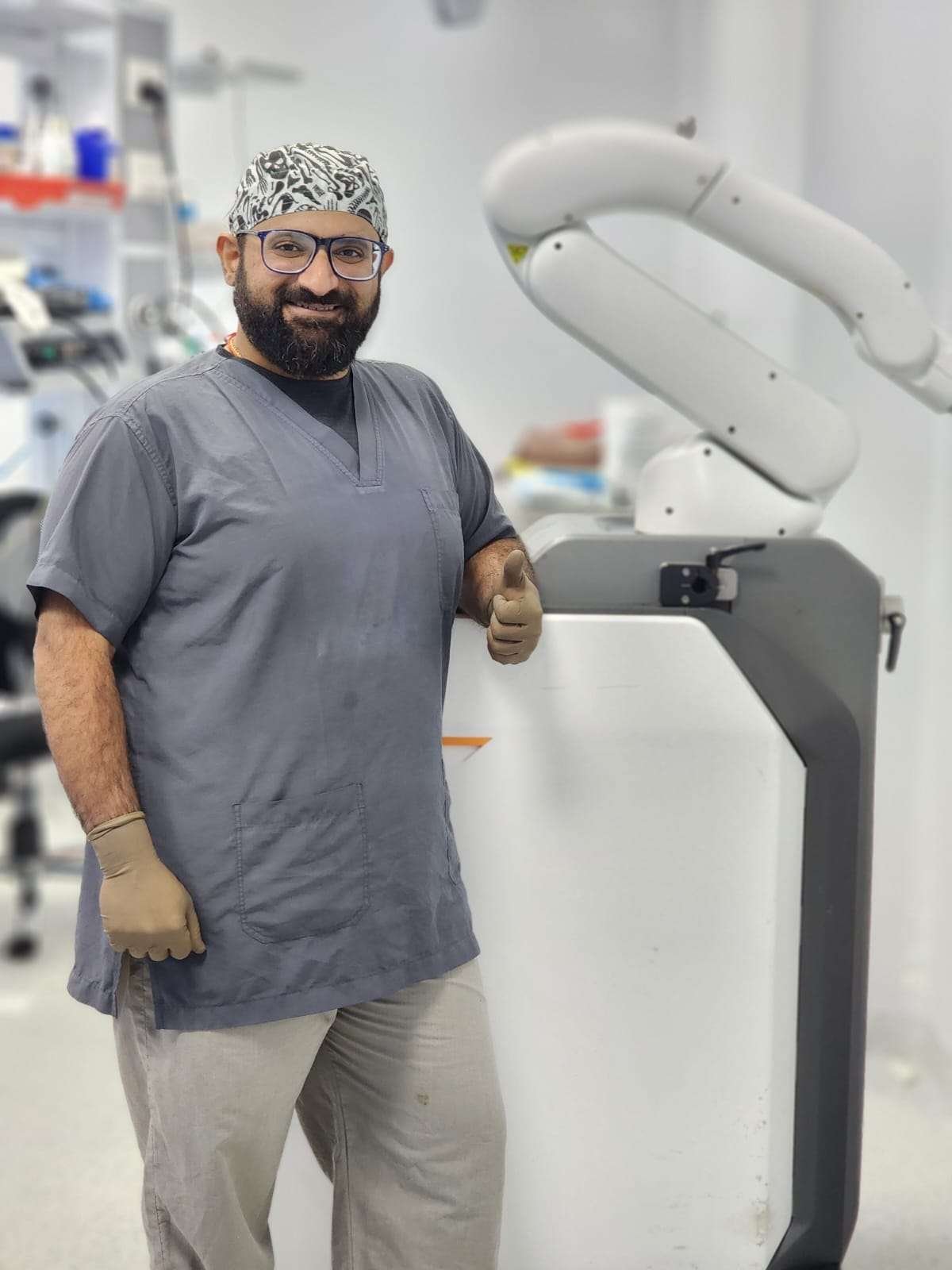 Pros and Cons of Robotic Total Knee Replacement Surgery